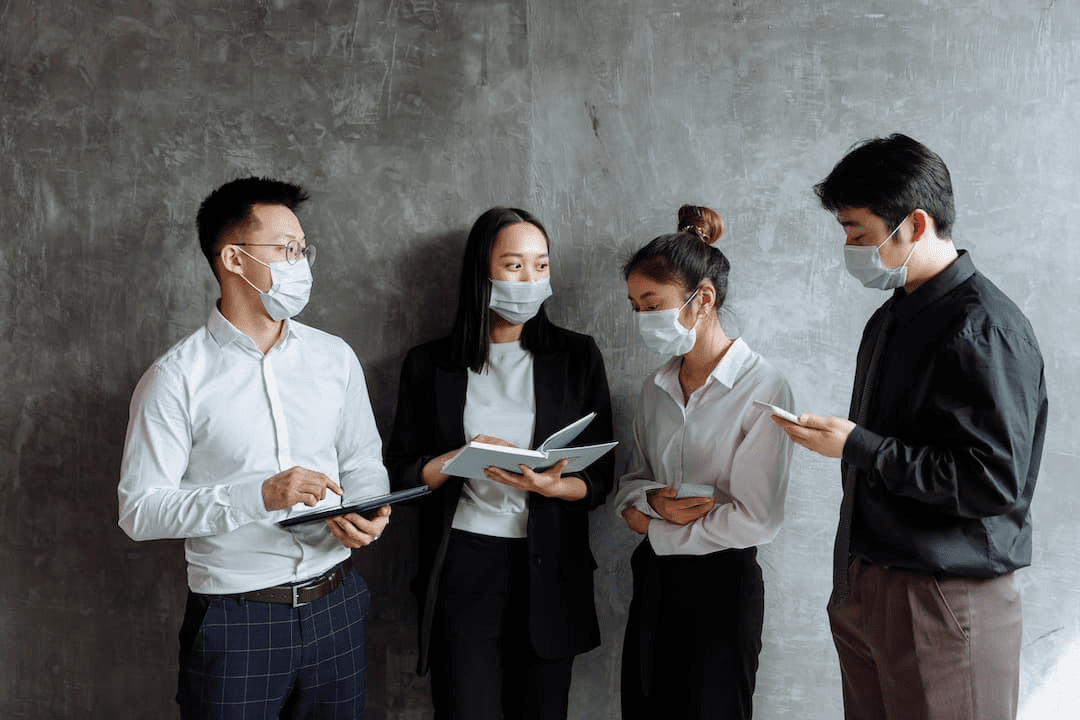 WFH dan WFO: Perbedaan, Kelebihan, dan Kiat Produktivitas