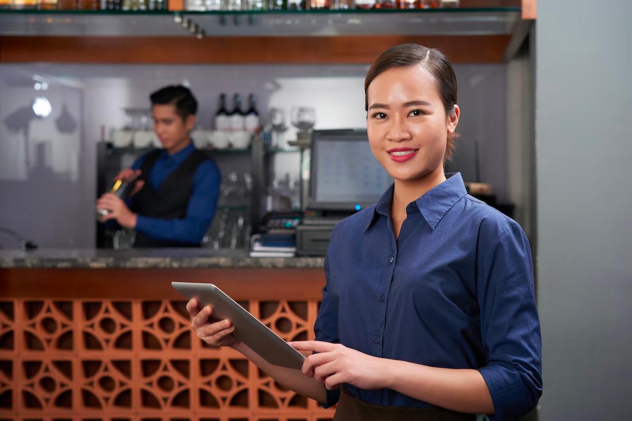 Pahami Apa itu F&B Service, Tujuan dan Jenis Pelayanannya